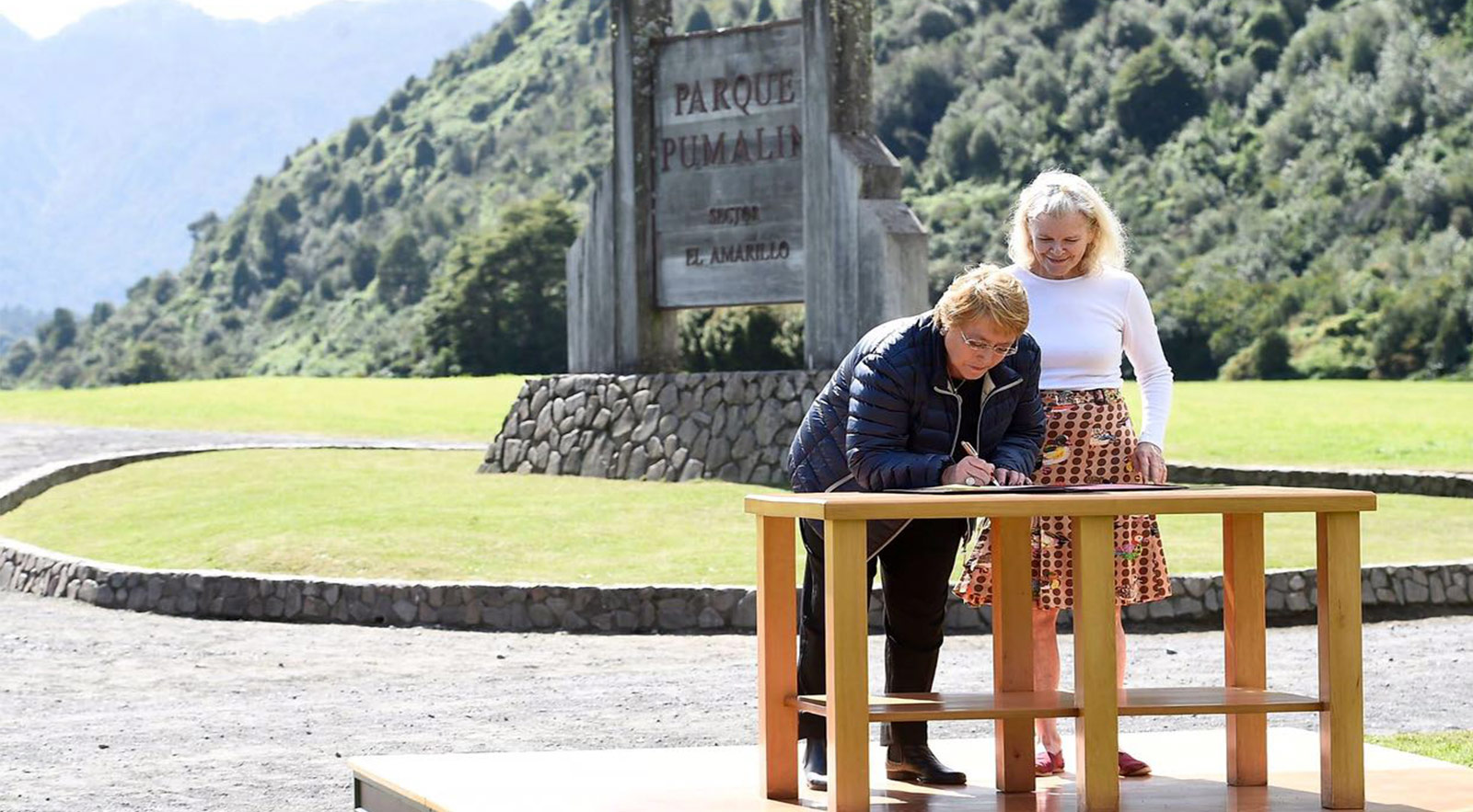 A Grand Day for Chile: Tompkins Conservation Signs Historic National ...